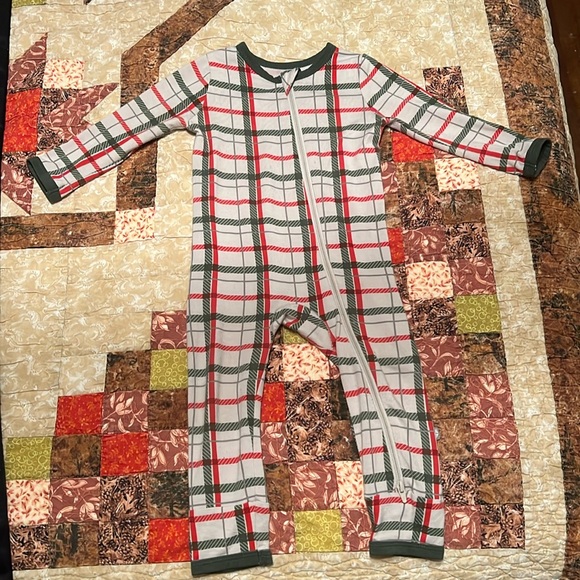 Kyte BABY | Pajamas | Kyte Baby Christmas 218 Month Christmass Romper ...